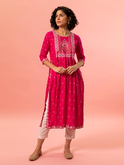 Buy online Women Round Neck Printed Side Slit Kurta from Kurta Kurtis ...